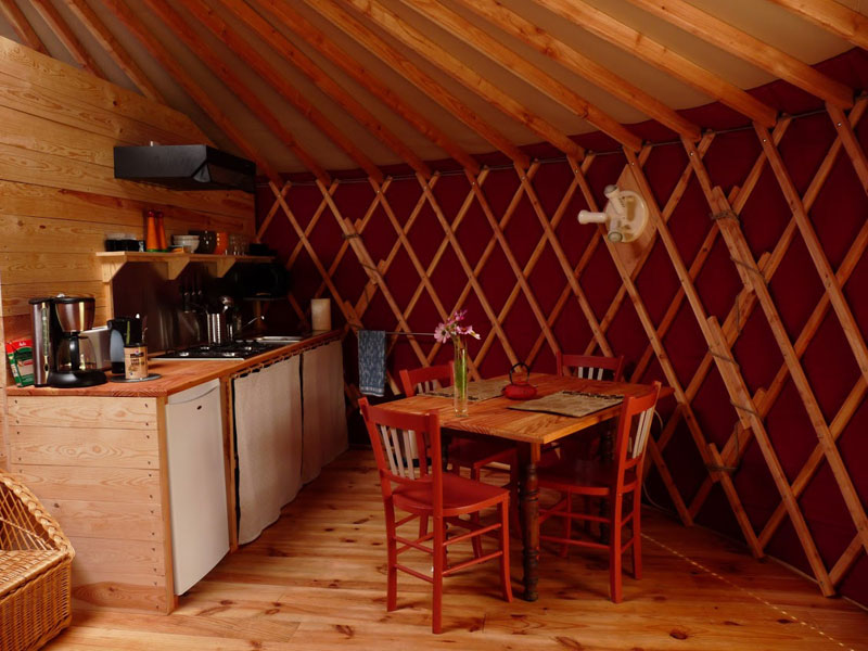 Location de vacances, Gîte Yourtes en Terrasse Bonneval | Europa Bed ...