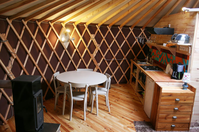 Location de vacances, Gîte Yourtes en Terrasse Bonneval | Europa Bed ...